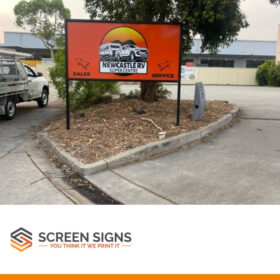 How to create effective outdoor business signage