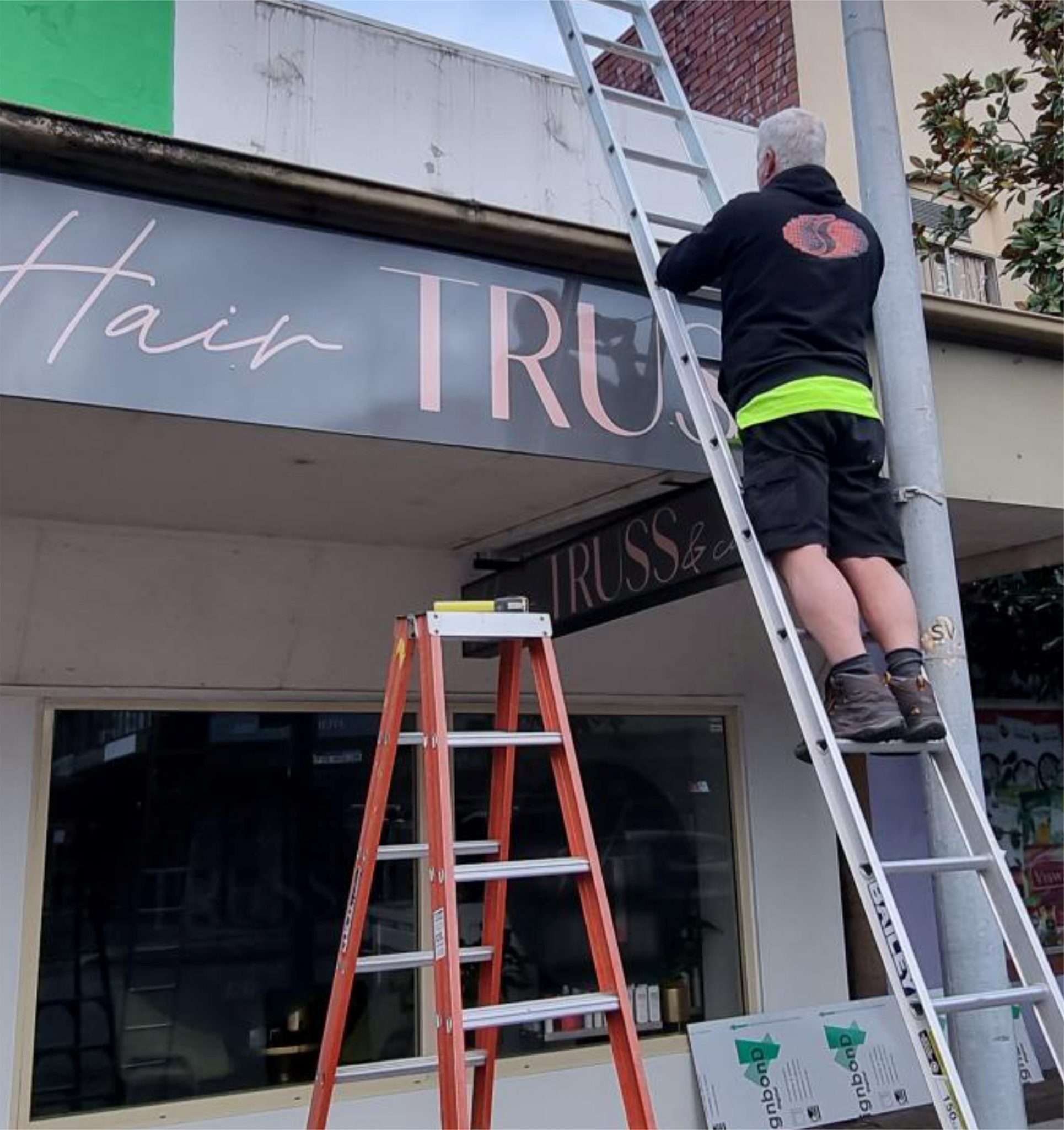 Signage, Vehicle Signage & Wraps | Cardiff NSW | Screen Signs