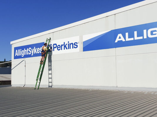 Eye catching building signs - Design | Print | Installation